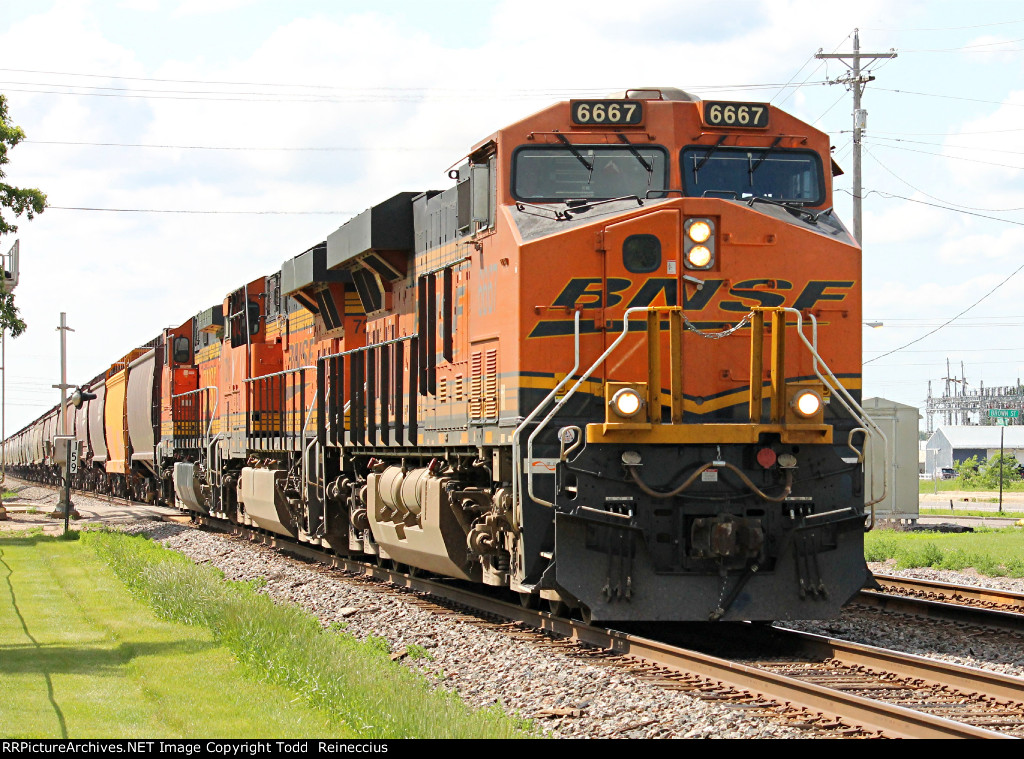 BNSF 6667